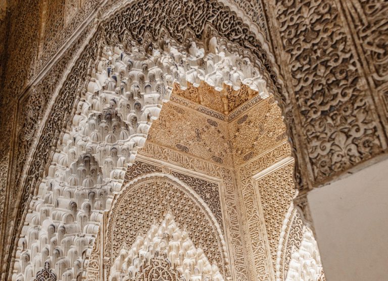 La Alhambra Palace: 8 Wonders Of Spain's Masterpiece You Can't Miss ...