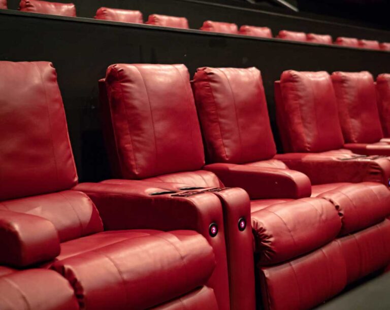 Our Top 5 Luxury Movie Theaters In Los Angeles | Jetsetty